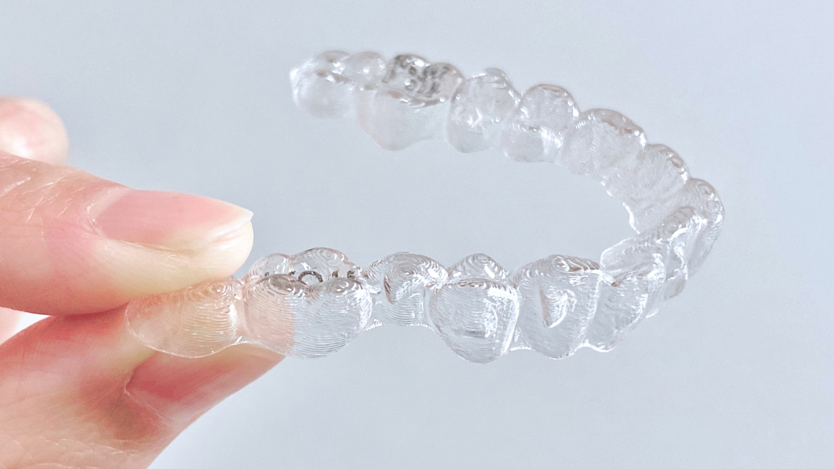 【完全ガイド】ワイヤー矯正の仕組み・装置・治療の流れをやさしく解説